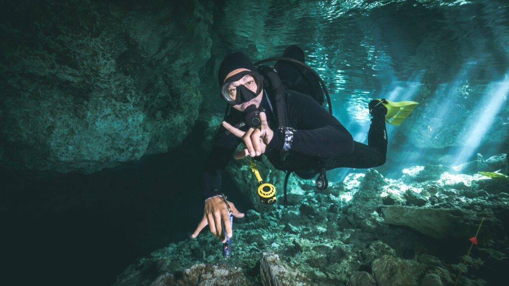 What is Closed Circuit Scuba? - DiverTown