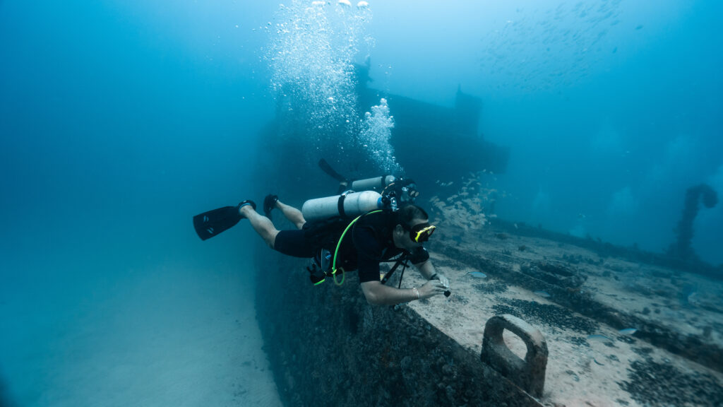 What is Confined Water Diving? - DiverTown