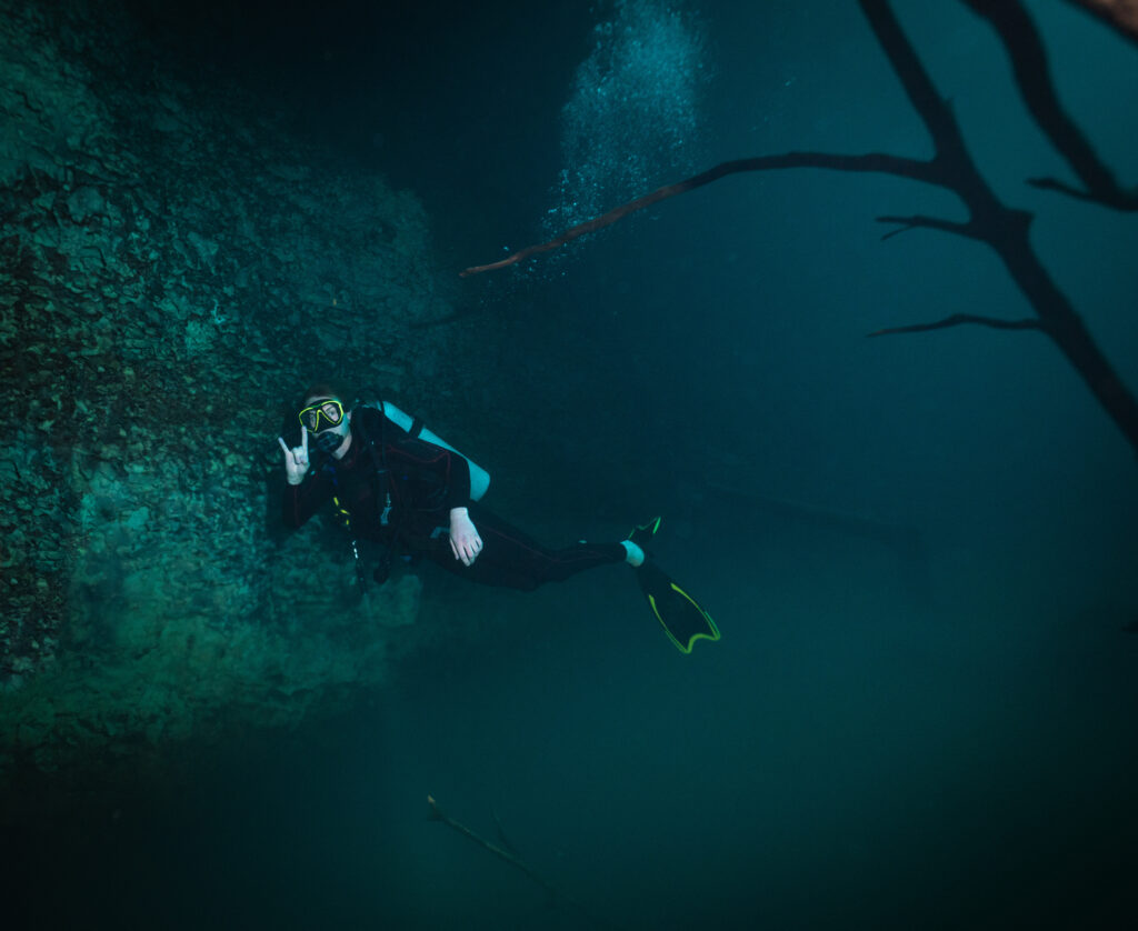 What is a Full Foot Fin? - DiverTown